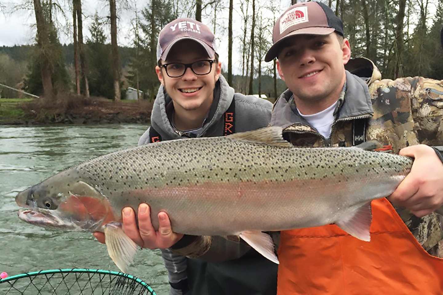 FishingBooker: How to Go Fly Fishing in Oregon: The Complete Guide for 2024
